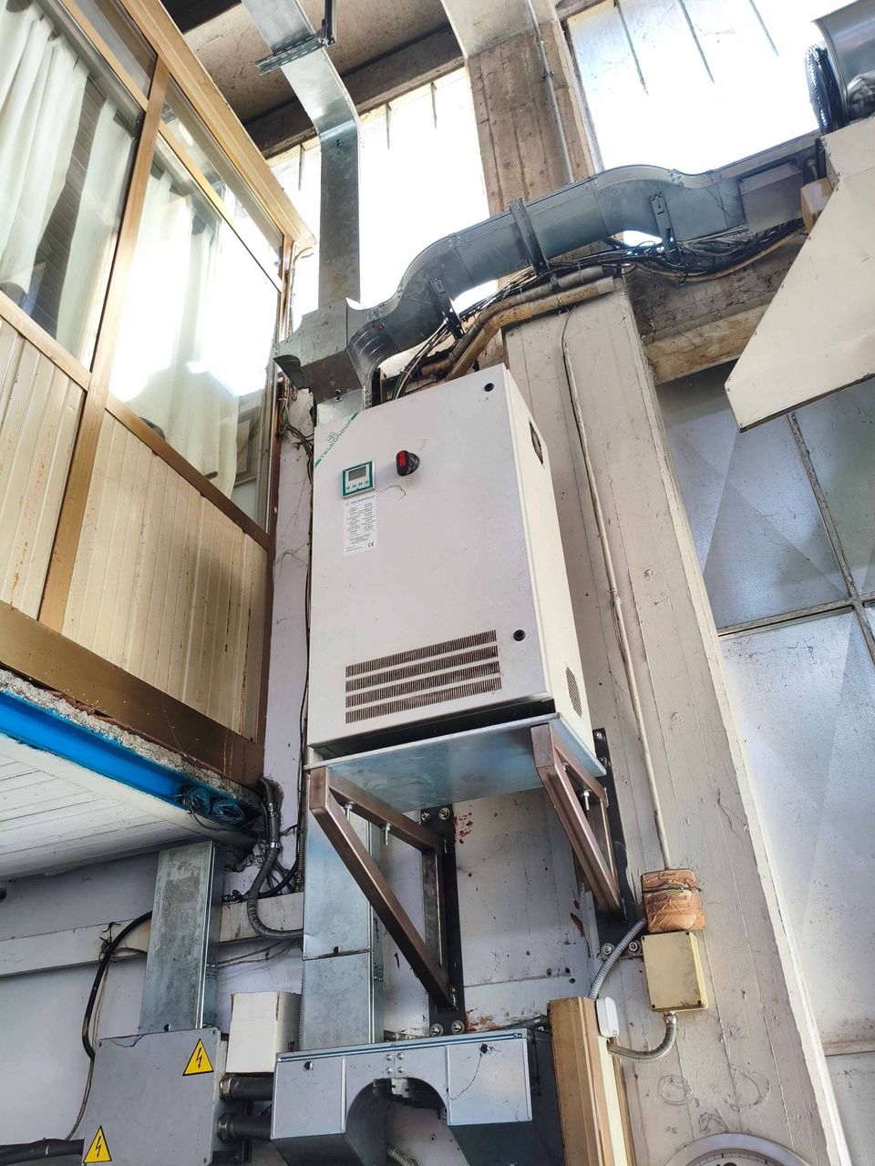 Telegroup power factor correction control unit | Gobid.es